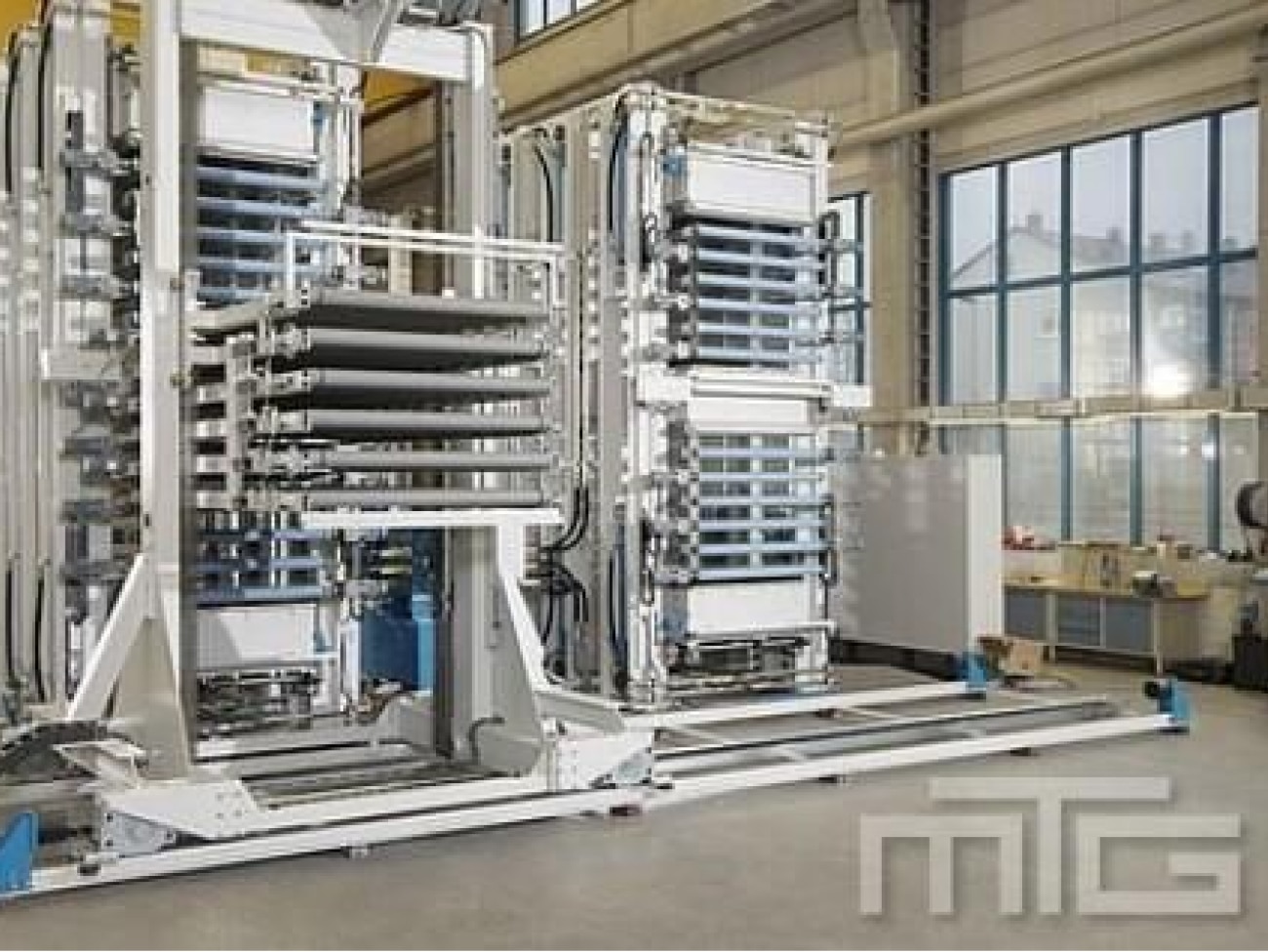 Optima Hot Press for door production | MTG
